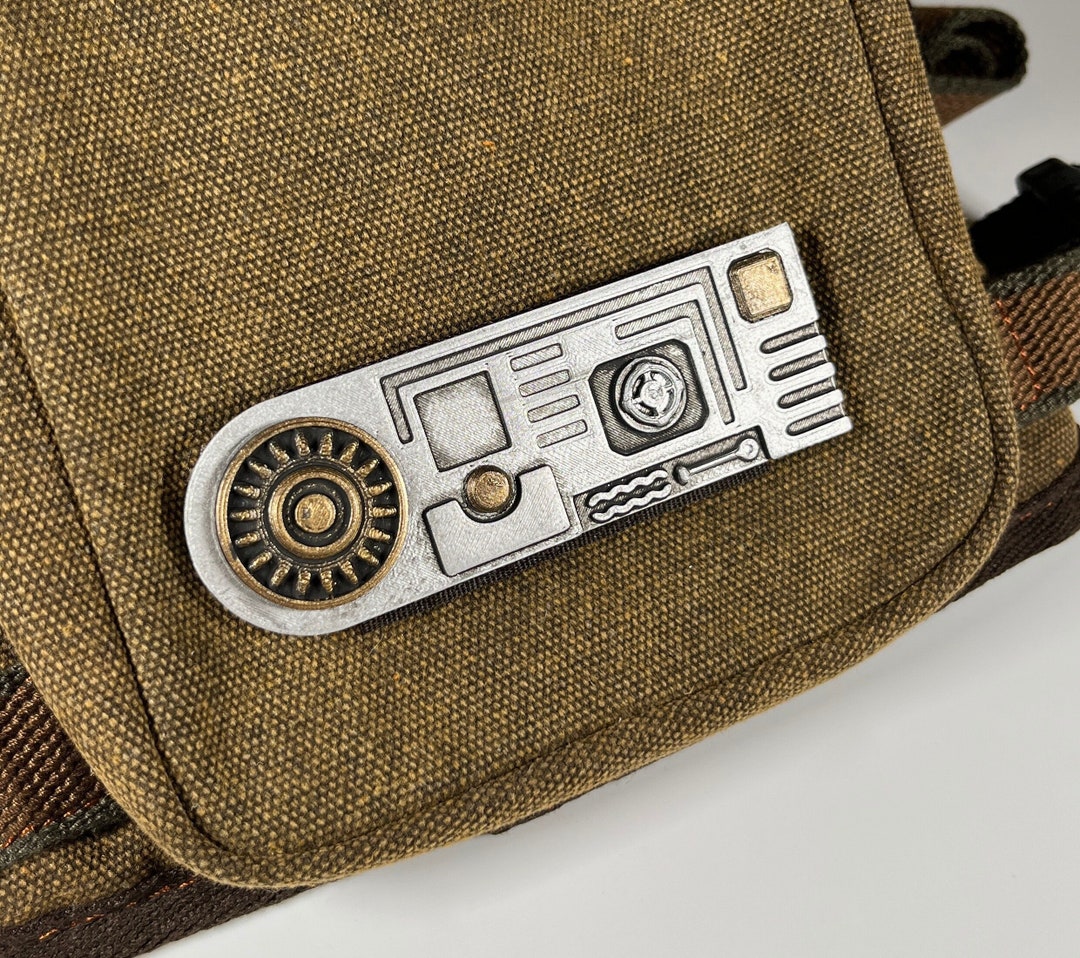 Magnetic Star Wars Inspired Communication Badge Comlink Greeblie ...