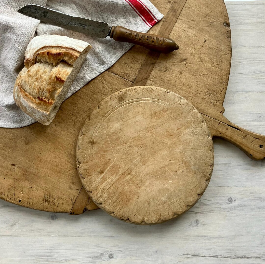 Vintage English Bread Board With Carved Petal Edge Design, Classic ...