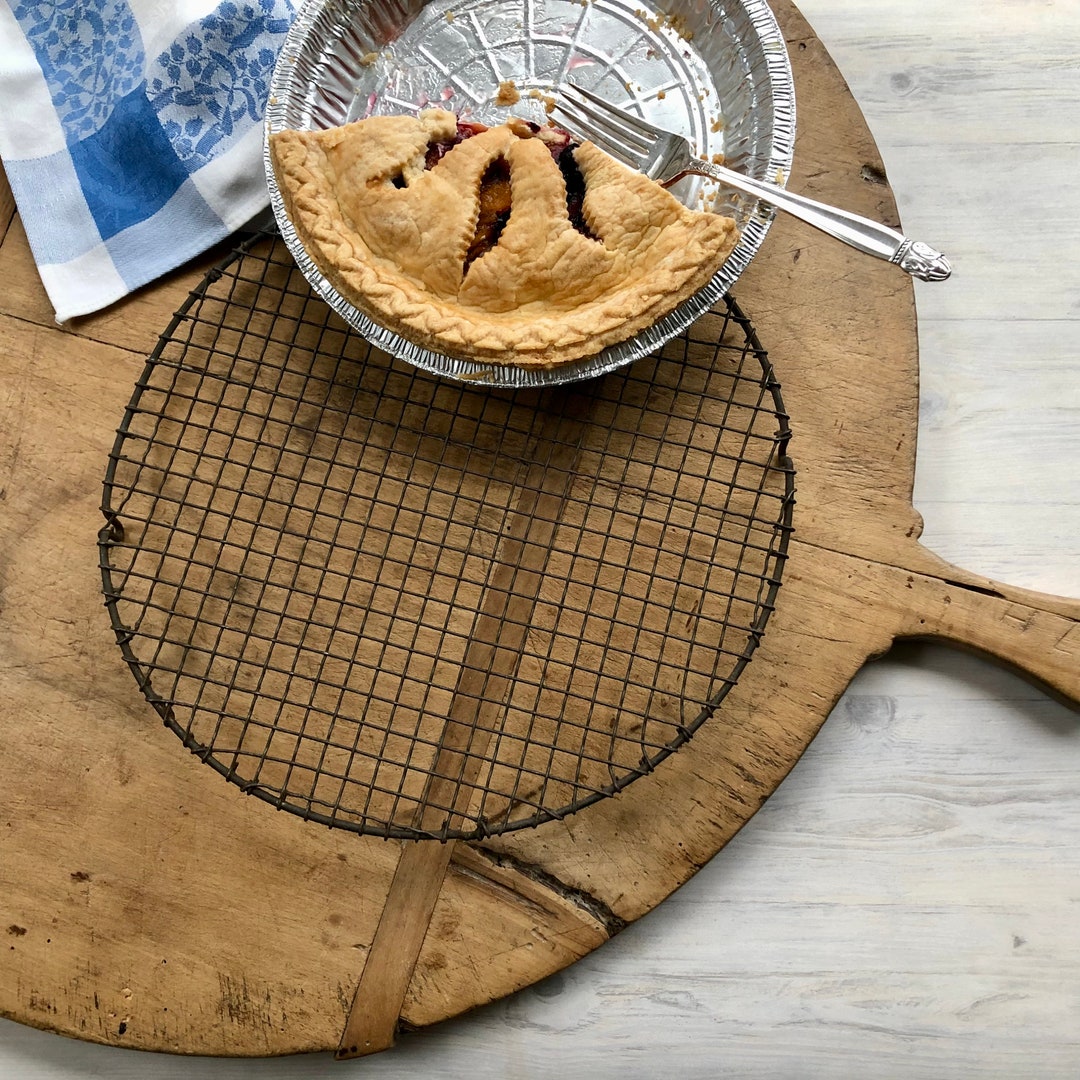 Large Vintage Round Wire Trivet Cooling Rack on Feet, a Little Wonky ...