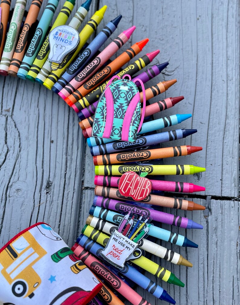Crayon Teacher Wreath, Classroom Door Decor - Etsy