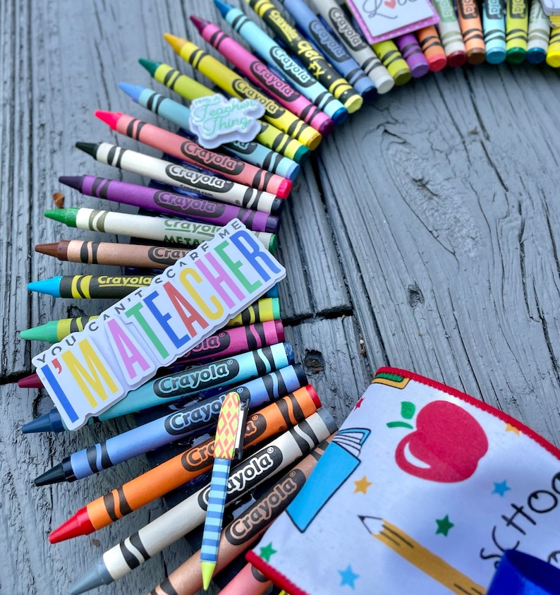 Crayon Teacher Wreath, Classroom Door Decor - Etsy