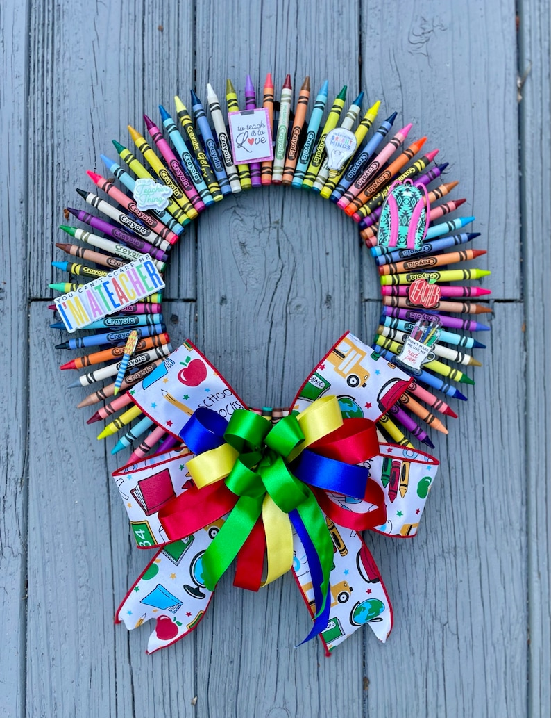 Crayon Teacher Wreath, Classroom Door Decor - Etsy