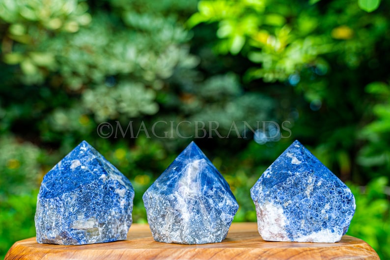 Raw Sodalite Crystal, Healing Throat Chakra Stone, Natural Blue ...