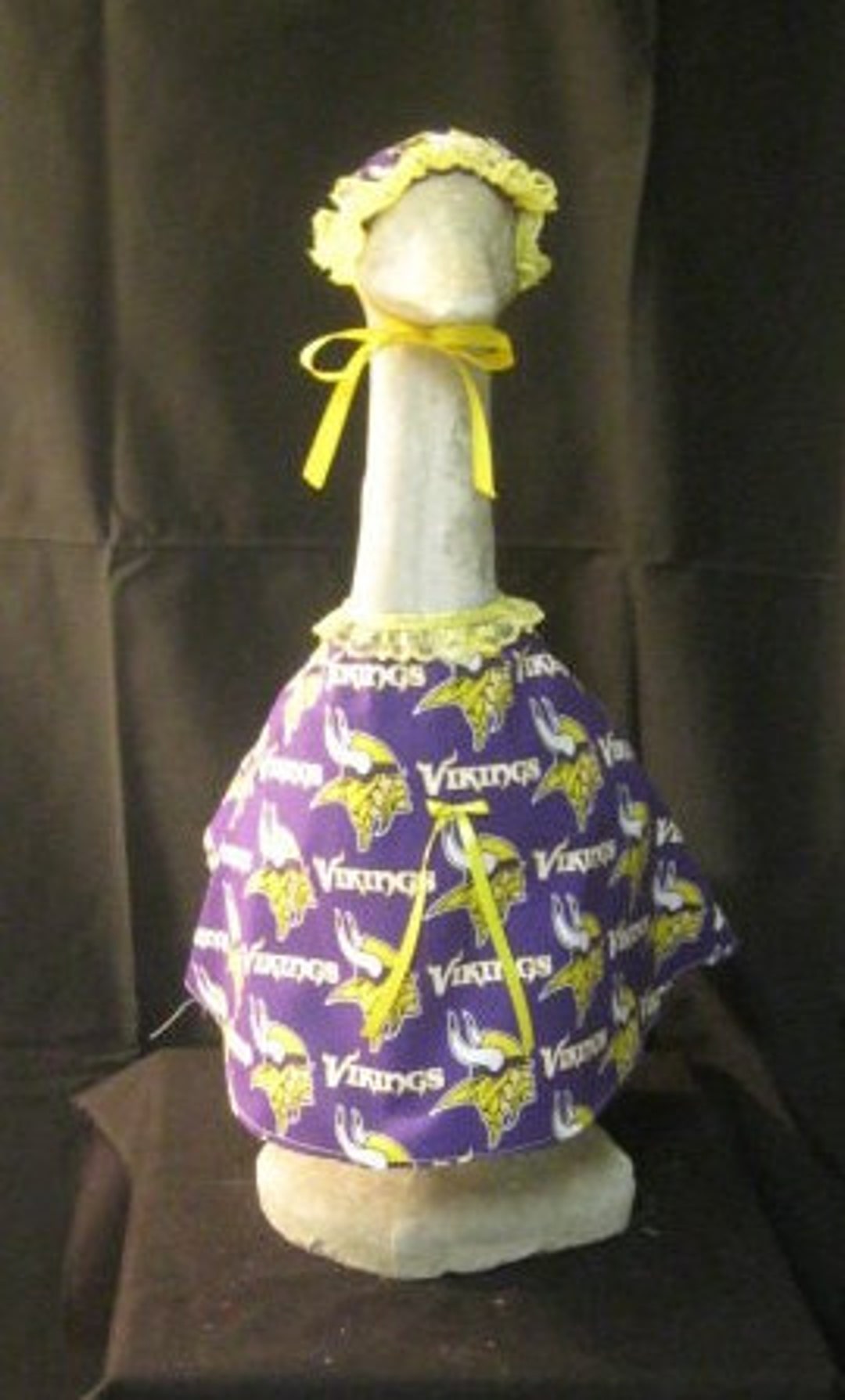 NFL Minnesota Vikings Goose Dress/goose Clothes/concrete Goose/lawn ...