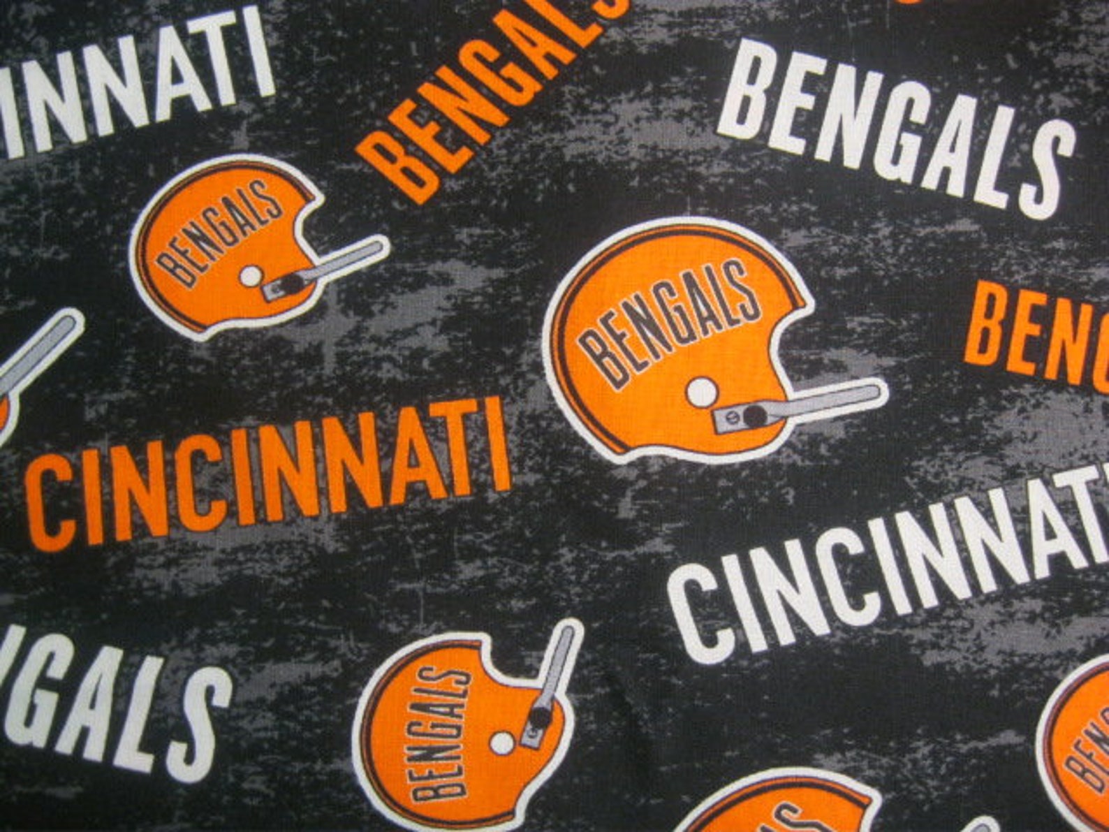 AFC / Cincinnati Bengals Goose Dress/goose Clothes/concrete Goose/lawn ...
