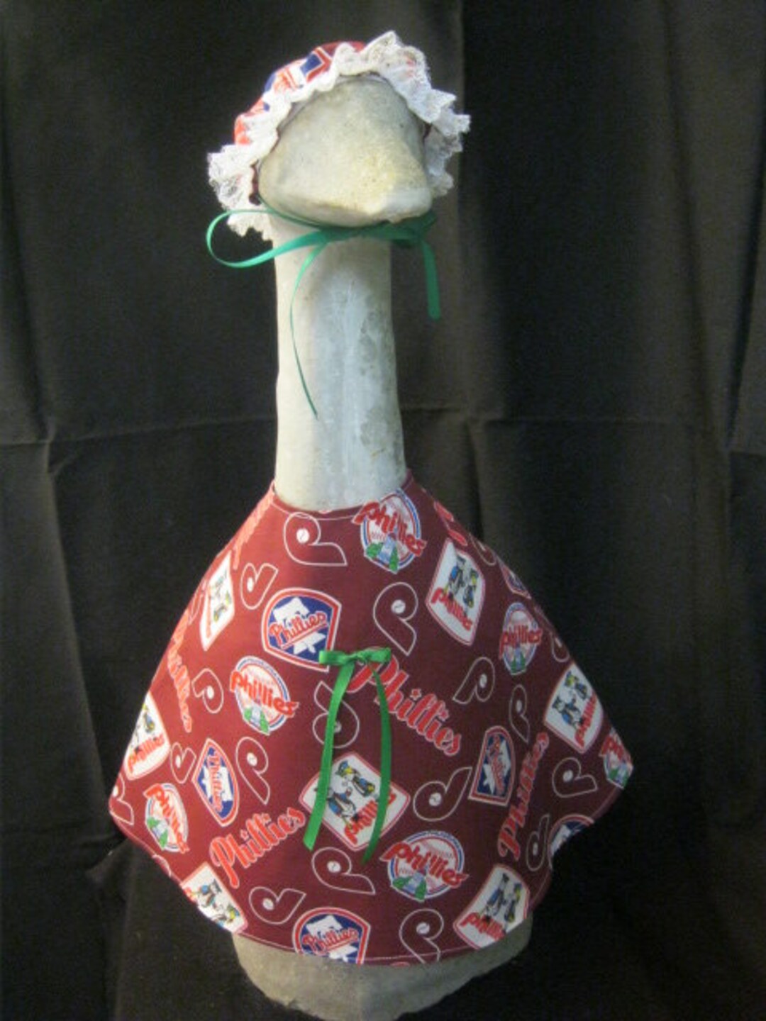 MLB / Philadelphia Phillies Goose Dress/baseball Goose Clothes/concrete ...