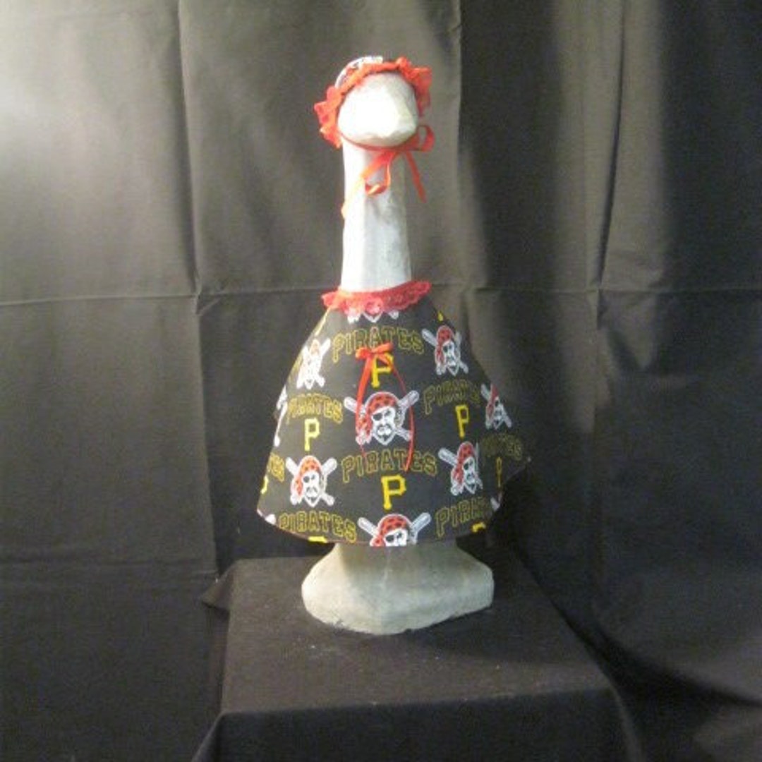 Mlb/pittsburgh Pirates Goose Dress/goose Clothes/concrete Goose/lawn ...