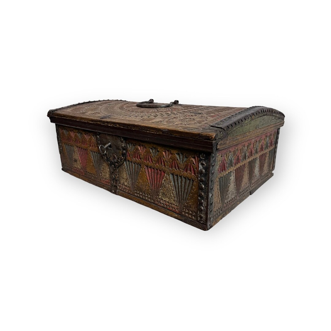 Early Chip Carved Lock Box - Etsy