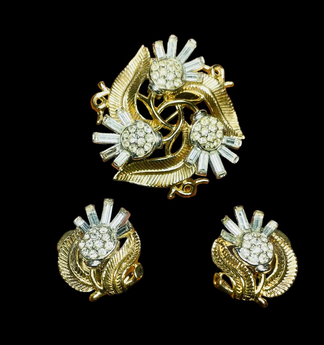 Vintage Crown Trifari Pin Brooch - Etsy