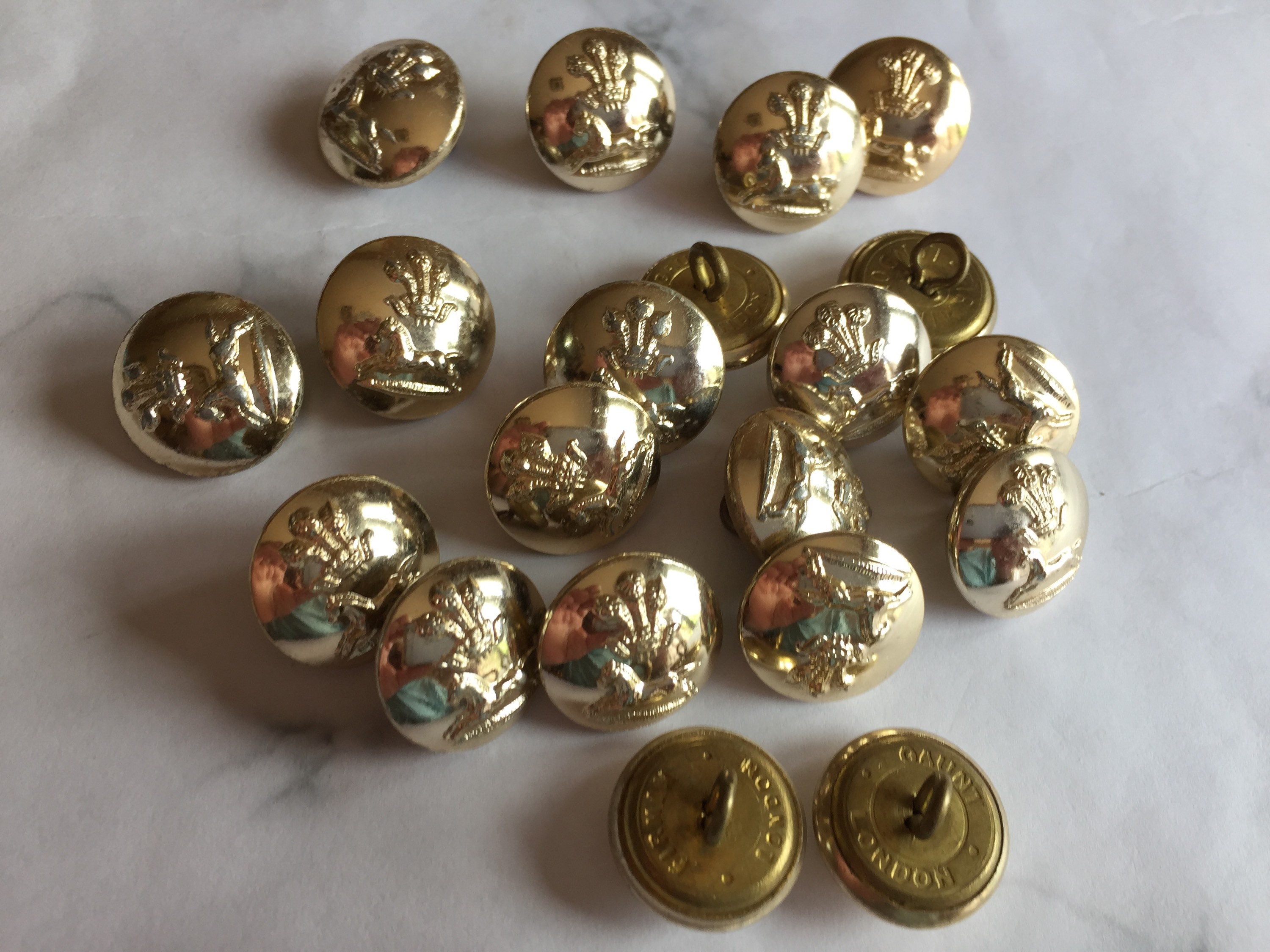 20 Brass Metal Vintage Regimental/military Buttons. - Etsy