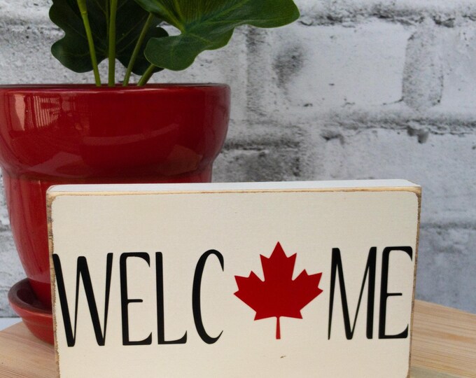 Canada Day Wood Sign: Proud Canadian Welcome Decor - Etsy Canada