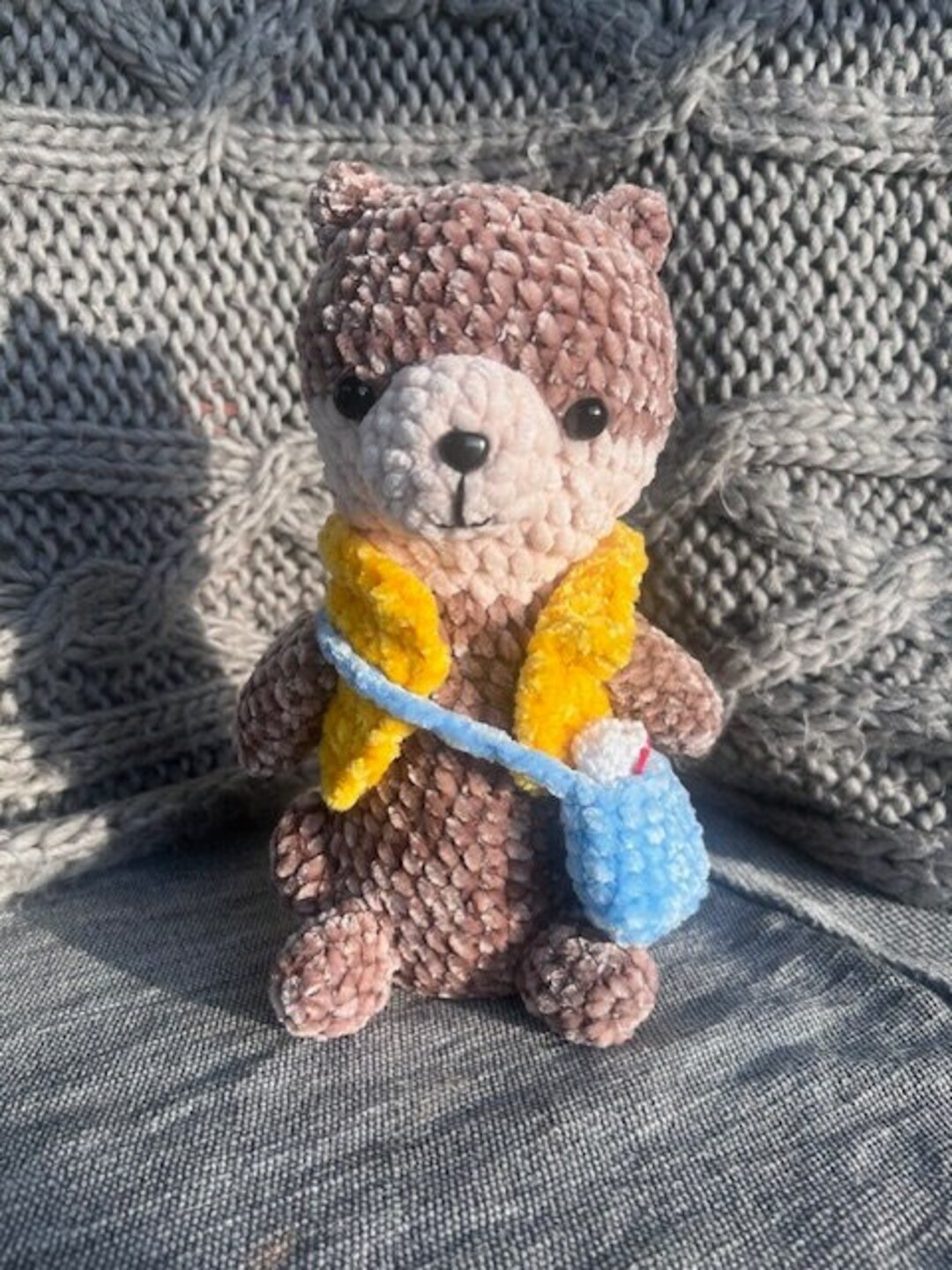 Crochet Mail Delivery Otter With a Yellow Vest - Etsy