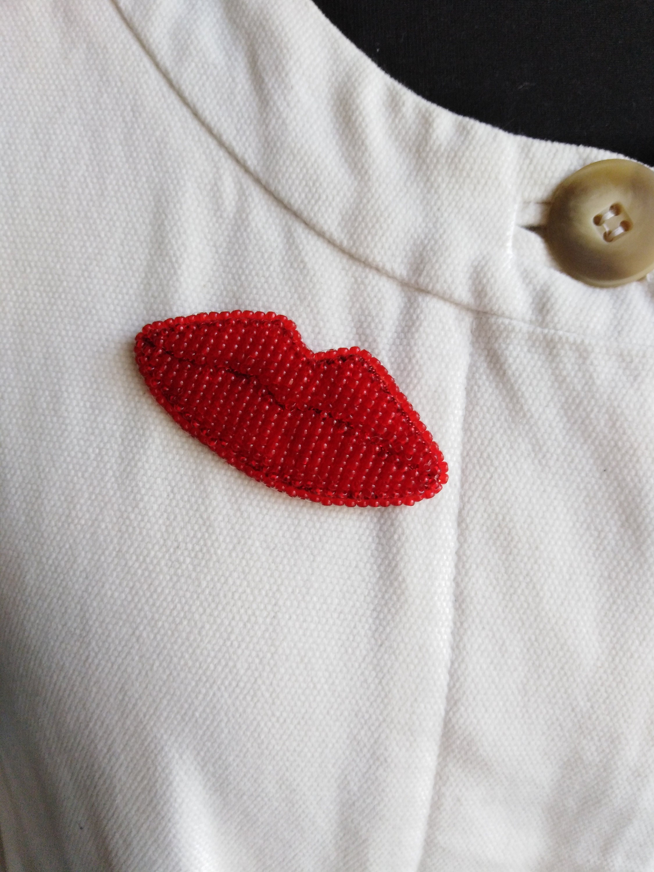 Rote Lippen. Lippen Brosche. Bead Brosche Rot. Rote Brosche ...