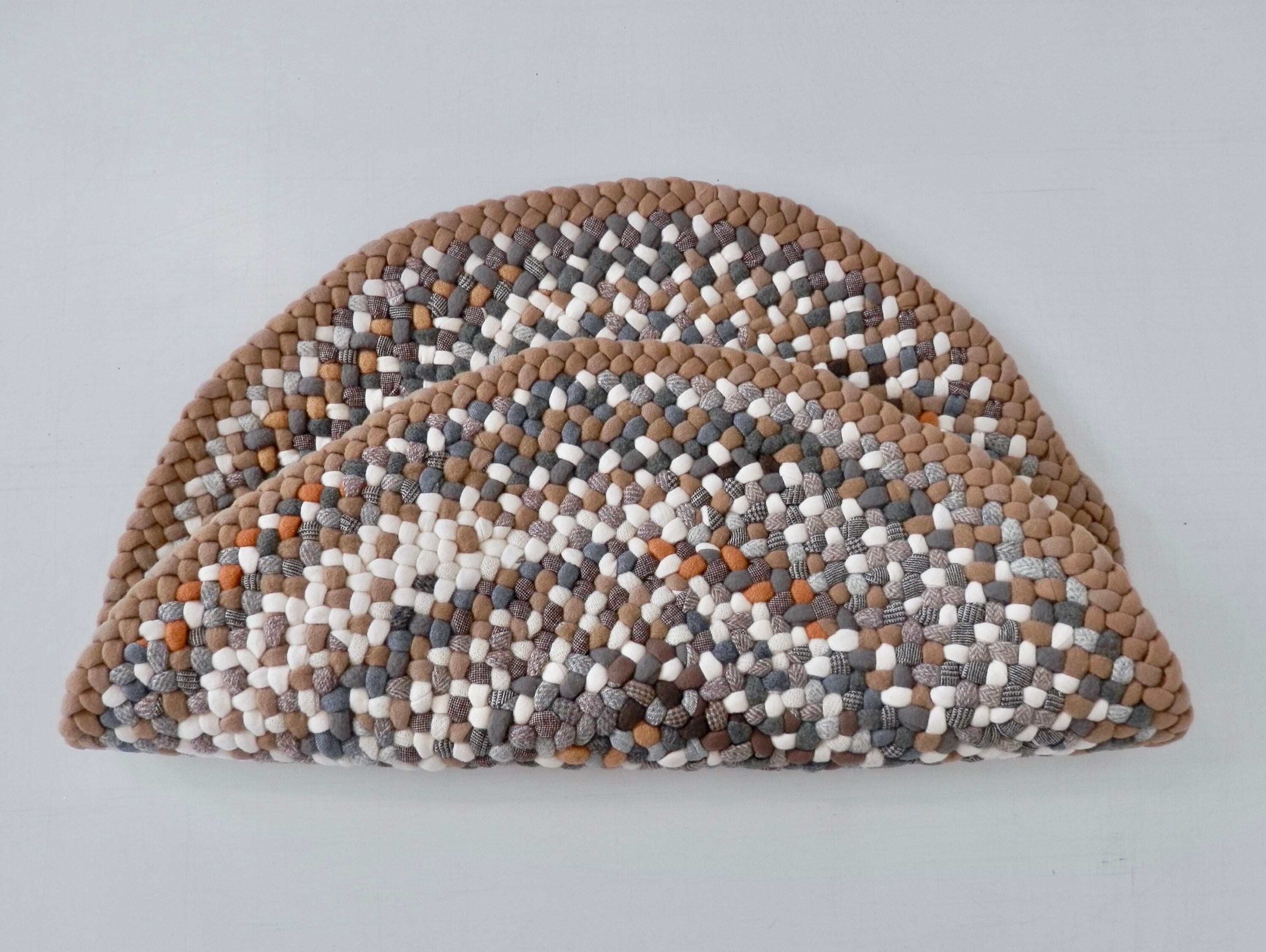 Braided Rug, Hand Braided, One of a Kind, Round 29.5 X 30", Beige/cream ...