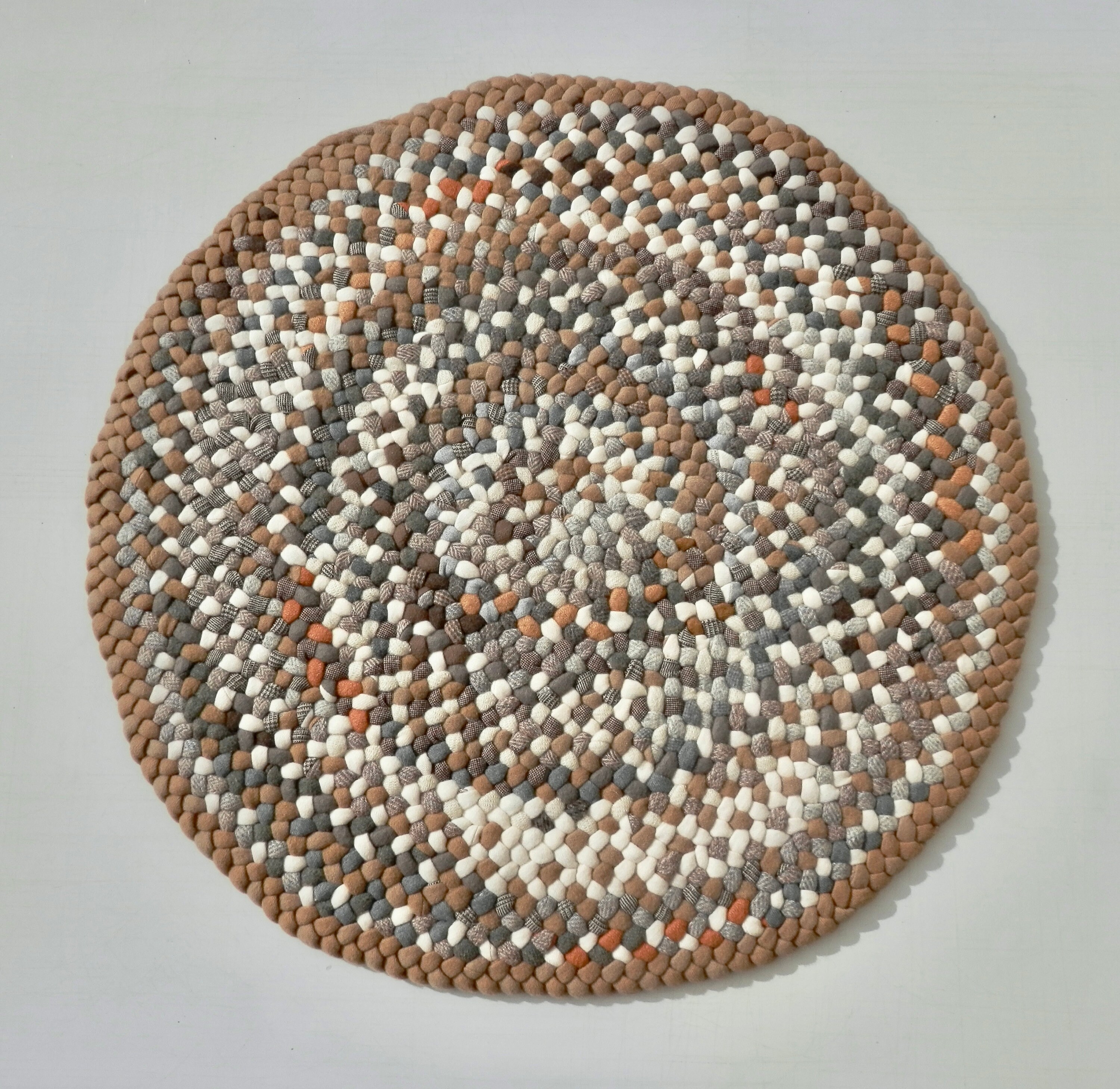Braided Rug, Hand Braided, One of a Kind, Round 29.5 X 30", Beige/cream ...