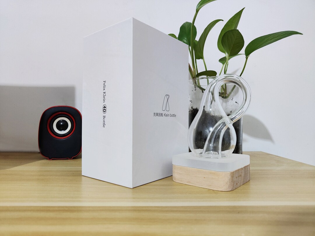 Felix Klein 4D Bottles: 3D Klein Bottle Decor Art Model in the Shape of ...