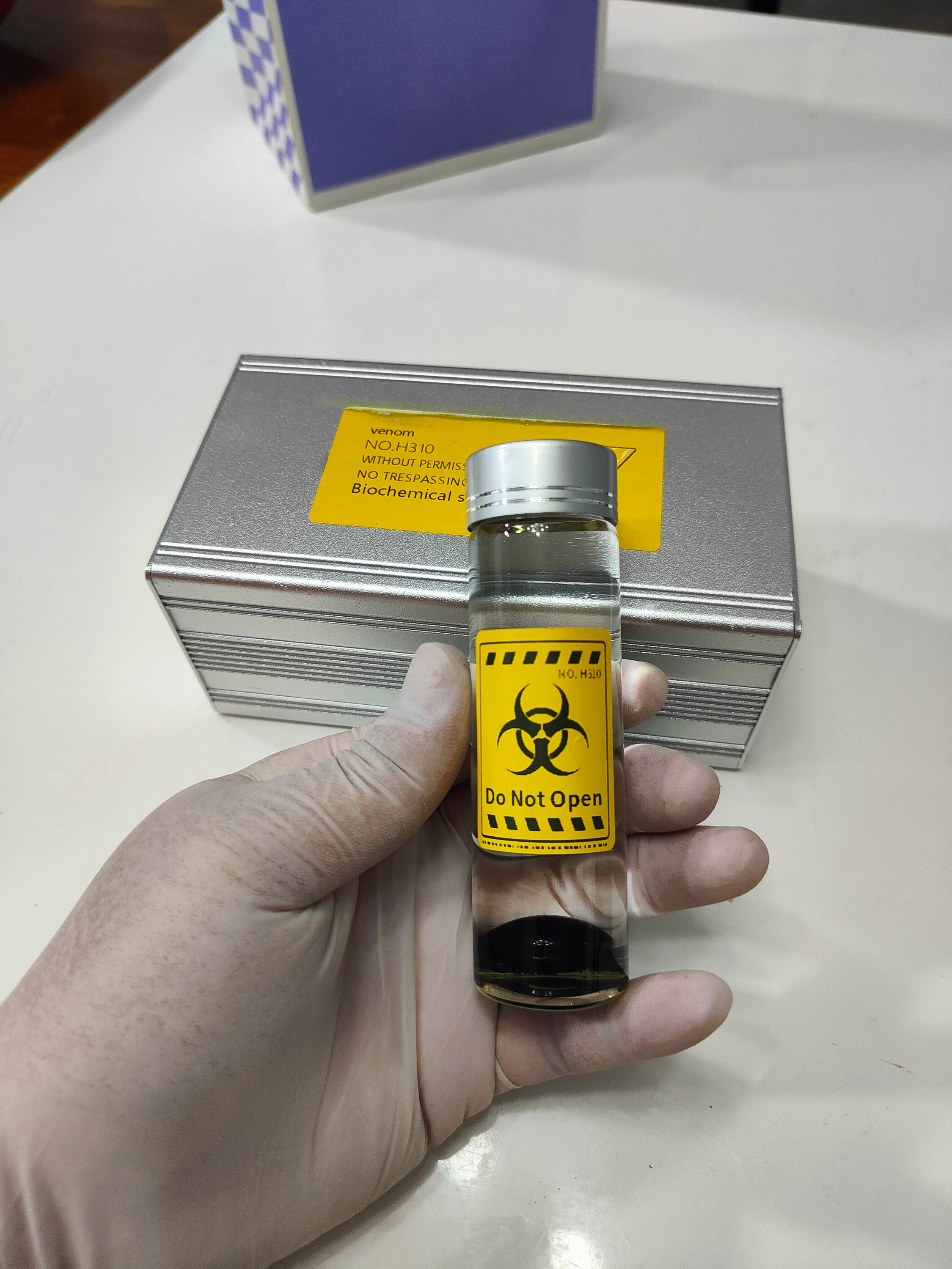 T Virus Vial: Venom Cosplay Resident Evil Prop Replica - Etsy