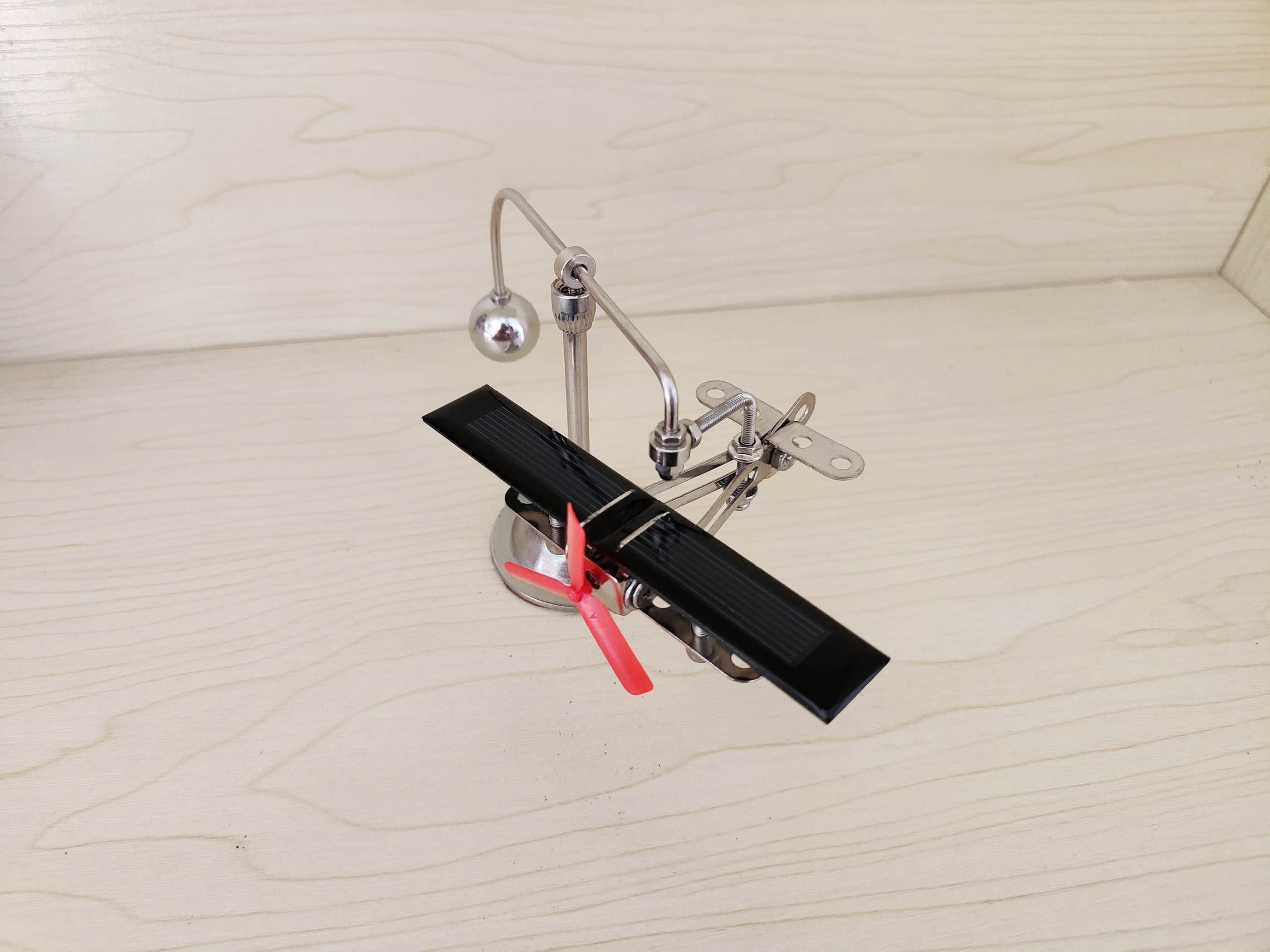 Solar Plane Kinetic Balance Toy: Metal Mechanical Art Desktop Ornament ...