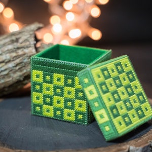 Green Squares Plastic Canvas Box Pattern, Jewelry Box PDF Chart ...