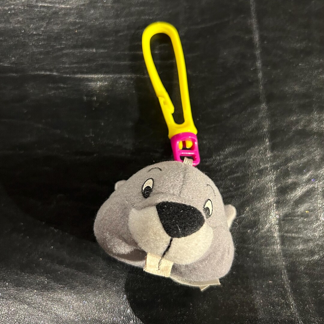 Vintage Winnie the Pooh Gopher Plush Keychain - Etsy