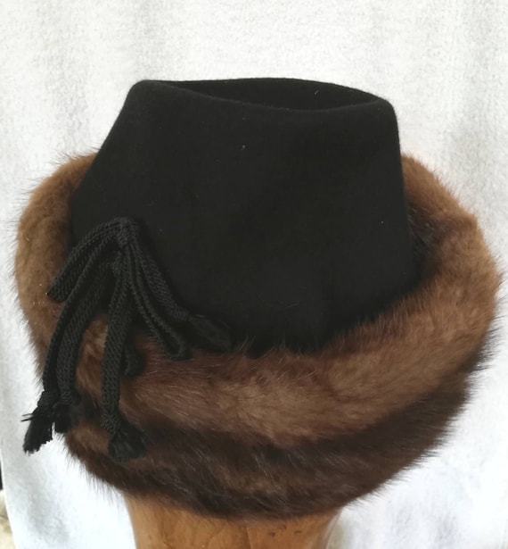 1940s Black Felt and Fur Tilt Topper - Gem