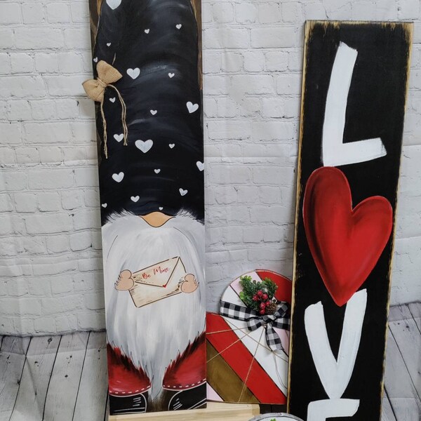 Black Hat Valentines Day Porch Sign Be Mine - Etsy