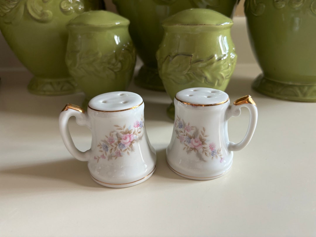 Lefton Vintage China Salt & Pepper Shaker Set 6437 Floral 2" - Gold ...
