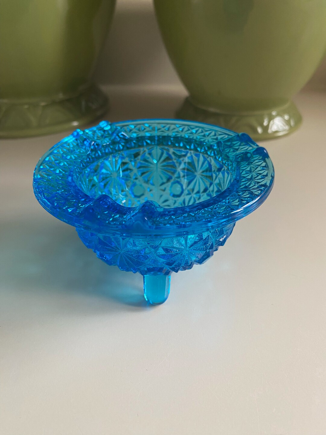 LE Smith Vintage Depression Glass Daisy & Button 3 Footed Ashtray - Etsy