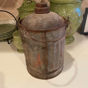 Farmhouse Vintage Can /red Metal Ribbed Gas/oil Can - Etsy