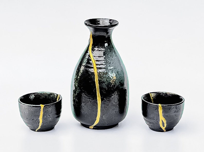 Real Kintsugi Sake Bottle - Kintsugi Bottle - Kintsugi Vase - Black ...