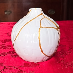 White Kintsugi Vase - Home Decor -gold Repair - Artificial Flowers ...