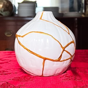 White Kintsugi Vase - Home Decor -gold Repair - Artificial Flowers ...