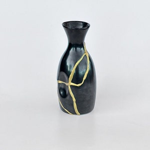Kintsugi Sake Bottle and Kintsugi Cups - Kintsugi Bottle - Kintsugi ...
