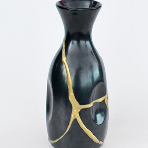 Kintsugi Sake Bottle and Kintsugi Cups - Kintsugi Bottle - Kintsugi ...