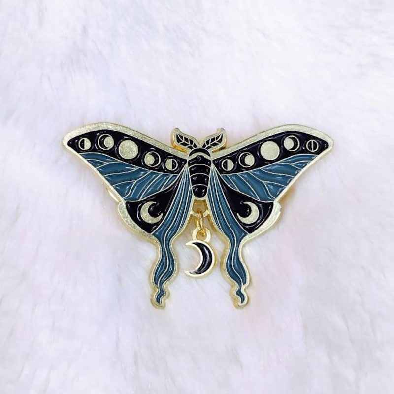 Luna Moth Pin - Etsy