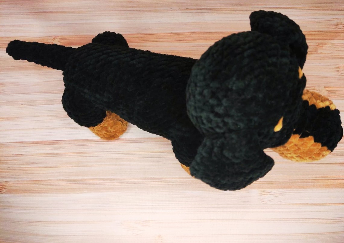 Modèle de chien teckel au crochet, modèle chiot amigurumi, modèle chien ...