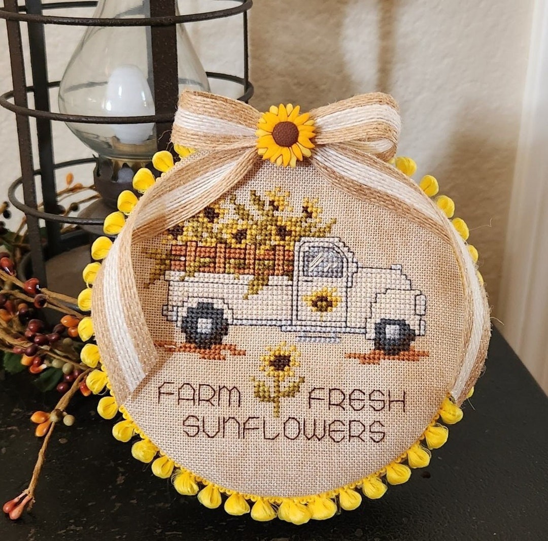 Farm Fresh Sunflowers Round Table Decor - Etsy