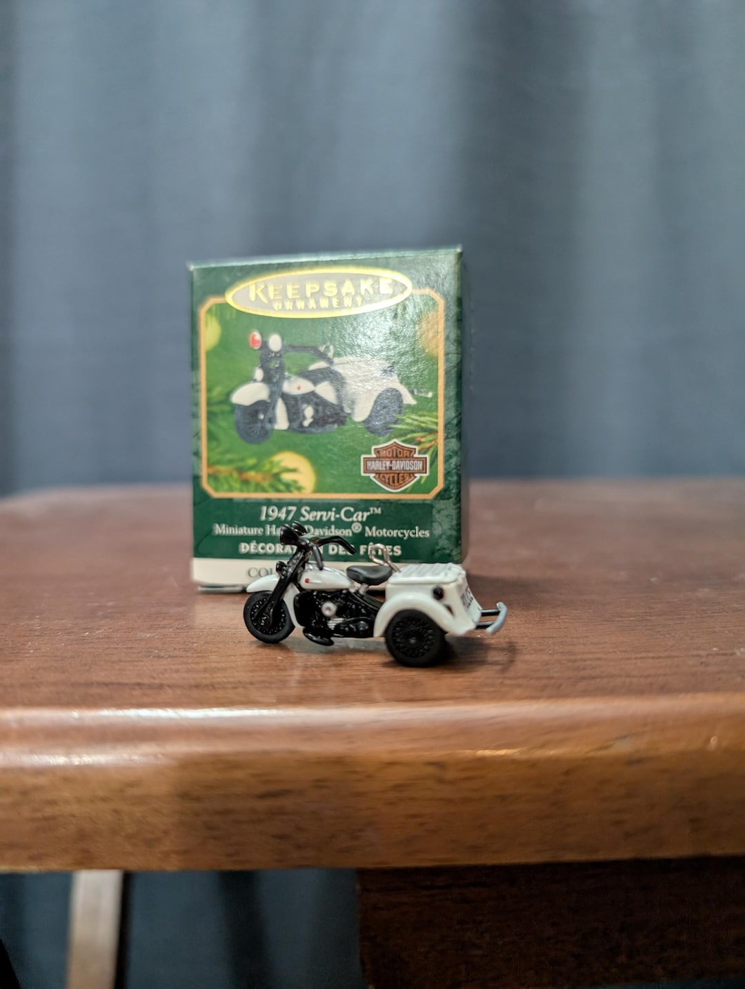 2001 Diecast Metal Miniature Hallmark Ornament - "1947 Servi- Car ...