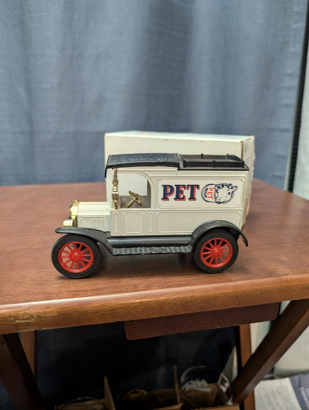 ERTL Diecast Metal Replica 1913 Model T Van Coin Bank With Locking Key ...