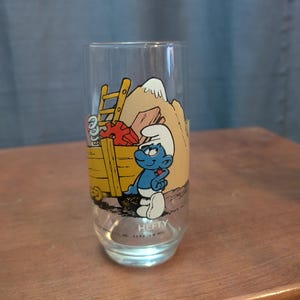 1982 Hardee's Smurf Collectible Glass - Hefty Smurf – Hardee's ...