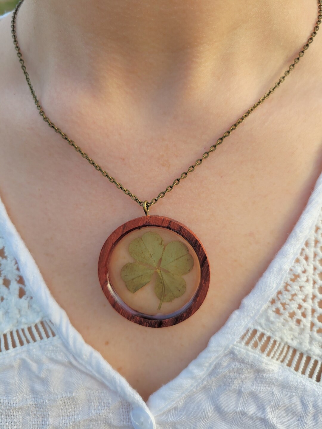 4 Leaf Clover in Wooden Frame and Antique Bronze Chain - Etsy