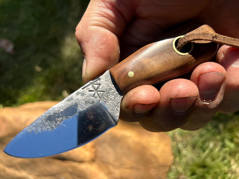 Walnut Bumblebee Knife - Etsy
