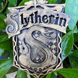 NEW Wizard House Plaque Crest Crests Sign Wall Art Home Decor Gift ...