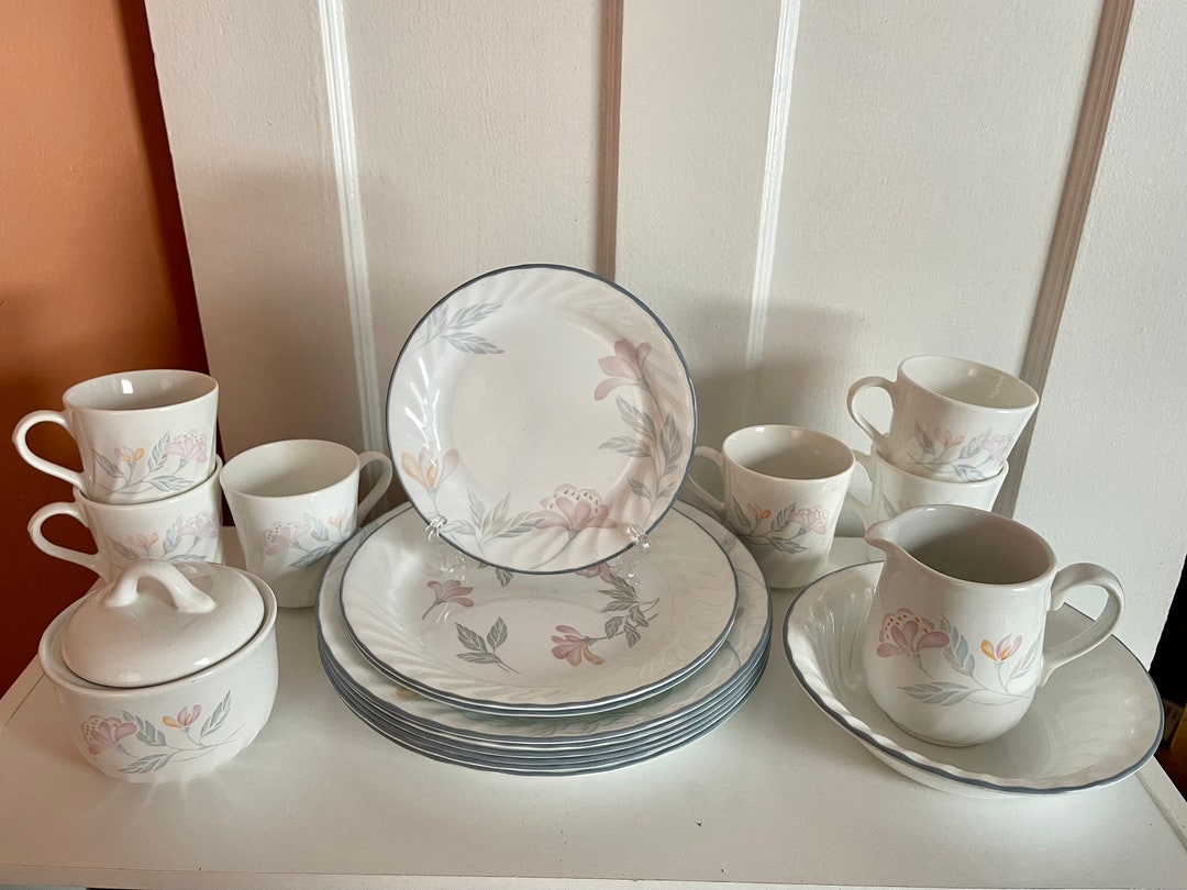 18 Piece Set Corelle/corning Pink Trio Pattern Cups, Saucers, & Plates ...