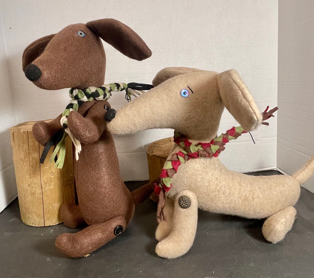 Dashing Dachshunds – the Playful Weiner Dogs Felt Sewing Pattern ...