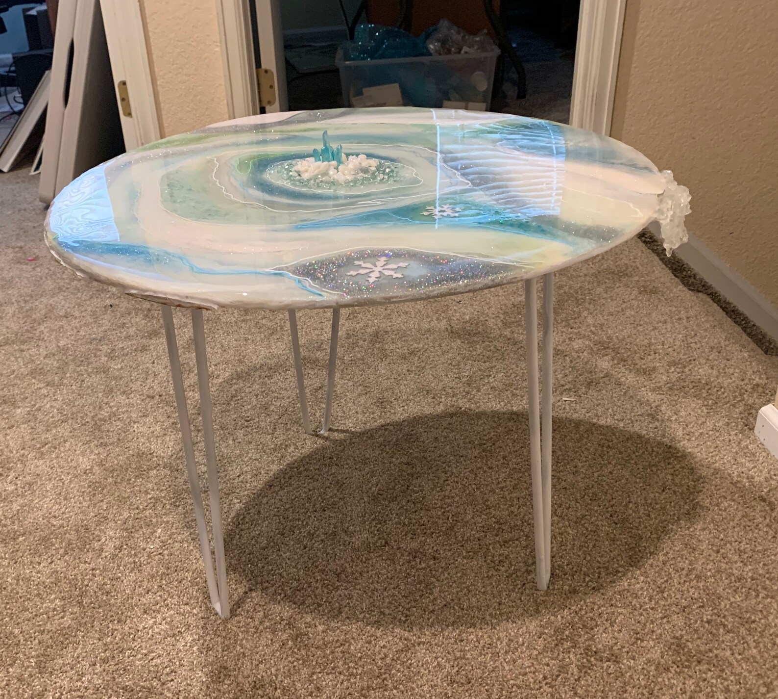 Original Resin Geode Side Table Let It Snow’ 24 X 24 X 20 - Etsy