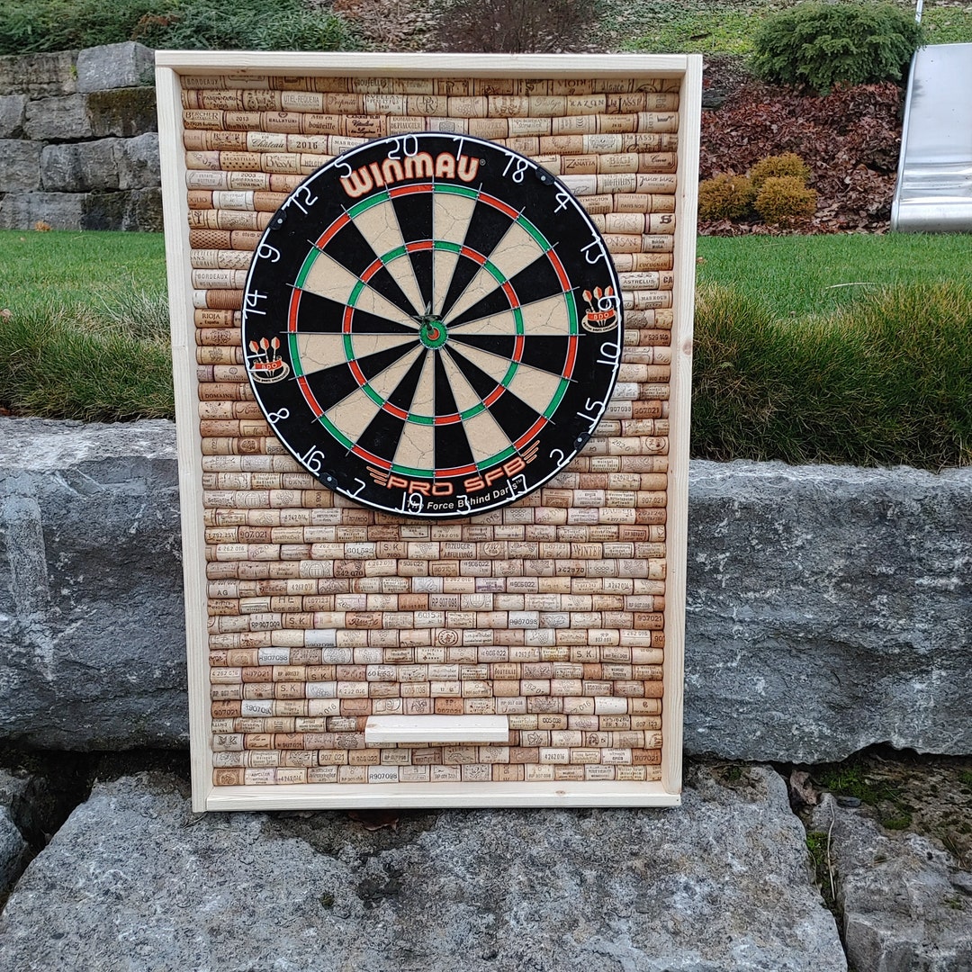 Dartboard / Dartboard winmau / Surround With Border Made of Wine Corks ...