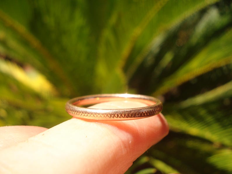 18k, Victorian Ring, Stacking, Beautiful, Classical Variegated Design ...