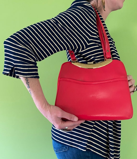 1970s Candy Apple Red Shoulder Purse - Gem