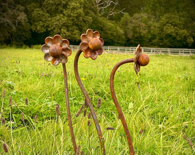 Exterior Rustic Rusty Metal Flowers Garden Art Garden Stake - Etsy
